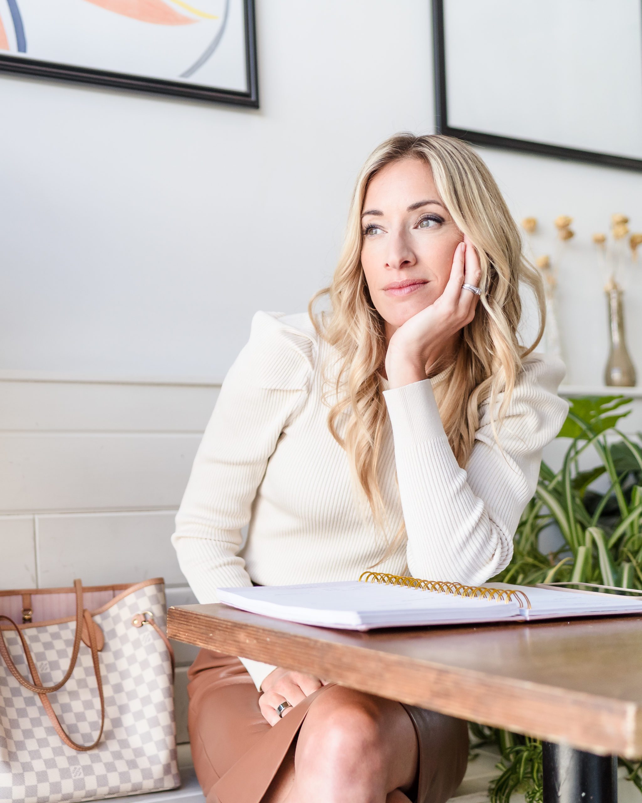 305: How to build a PR strategy with Renée Warren